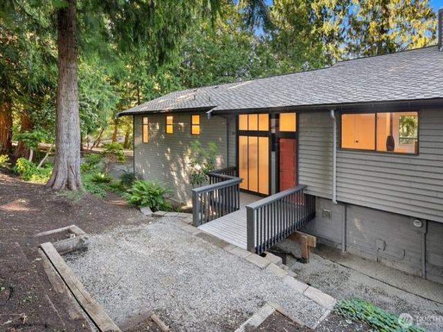 2807 NE 183rd St, Lake Forest Park, WA 98155