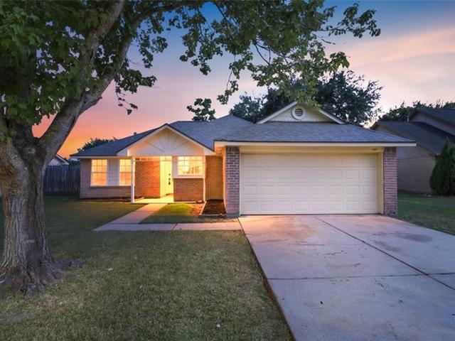 2807 Custer Dr, League City, TX 77573