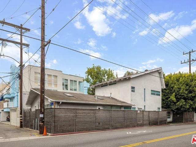 2807 Pacific Avenue