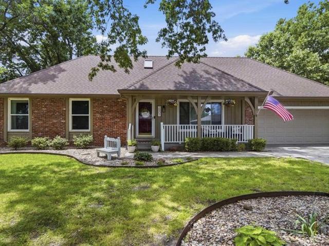 2807 SW Maupin Ln, Topeka, KS 66614