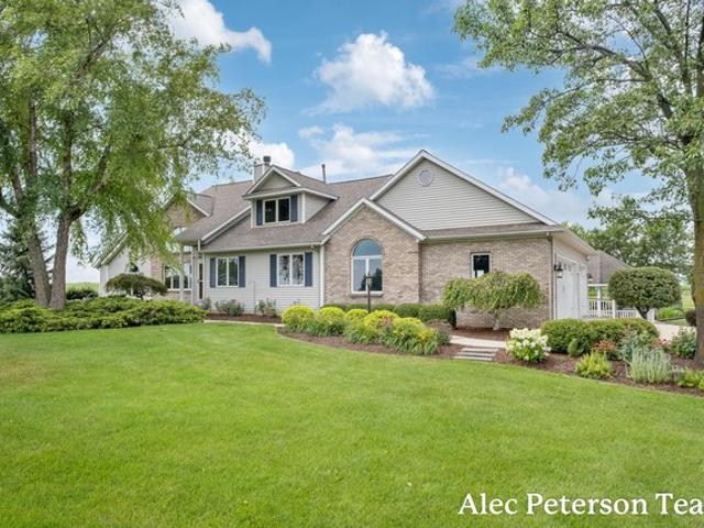 2807 8th Ave SW, Byron Center, MI 49315