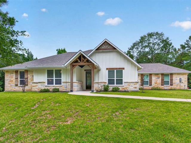 28080 Bridle Ave, Waller, TX 77484