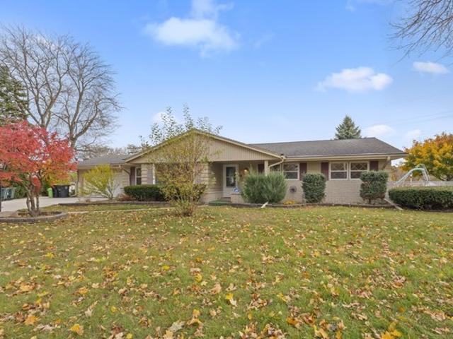 2808 N Park Dr, Wauwatosa, WI 53222