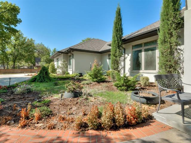 2808 Castlewood Drive