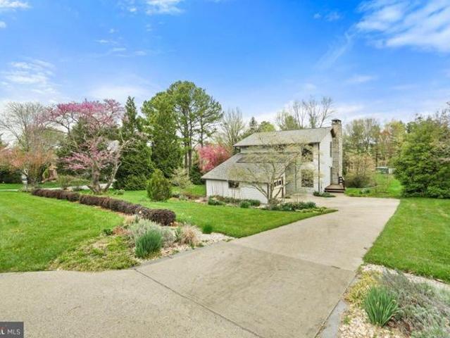 2808 Chevy Chase Cir, Jefferson, MD 21755