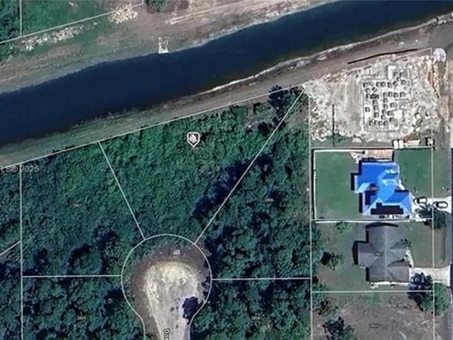 2808 Dora Cir, Lehigh Acres, FL 33971