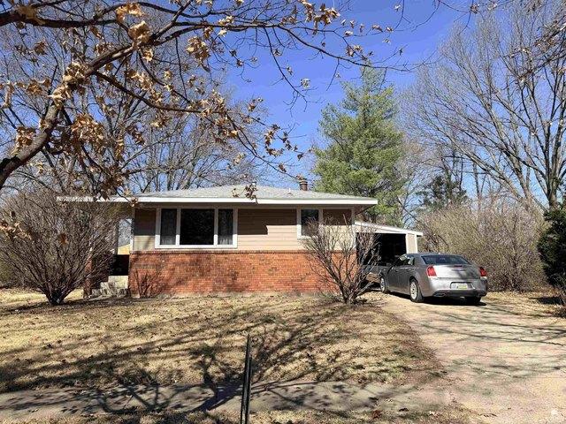 2808 Goodrich Cir, Manhattan, KS 66502