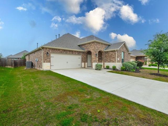 2808 Grizzly Rd, Aubrey, TX 76227