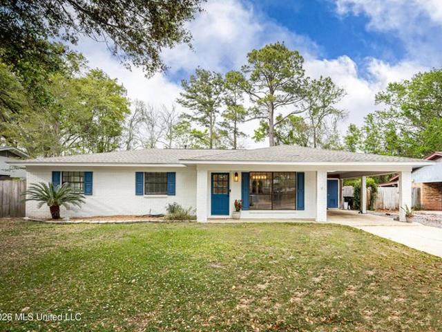 2808 Lawnwood Dr, Ocean Springs, MS 39564