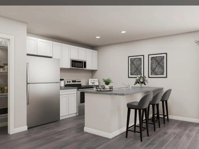 2808 W Scissortail Drive