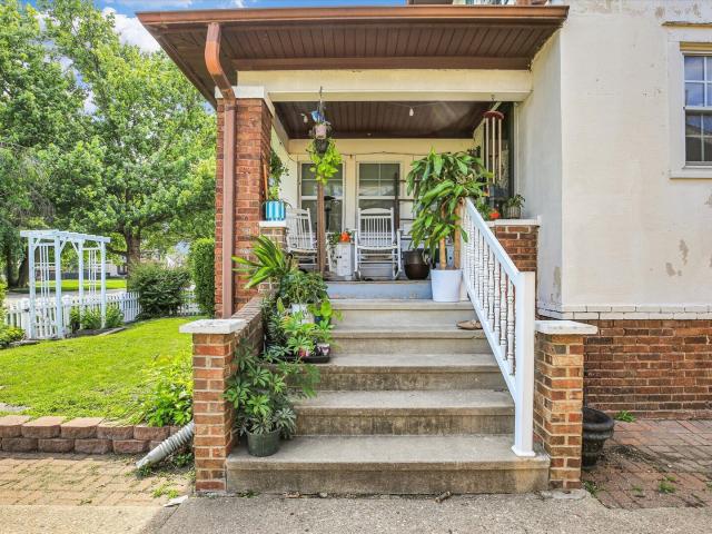 2808 Western Avenue