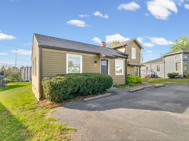 2809 Azalea Pl
