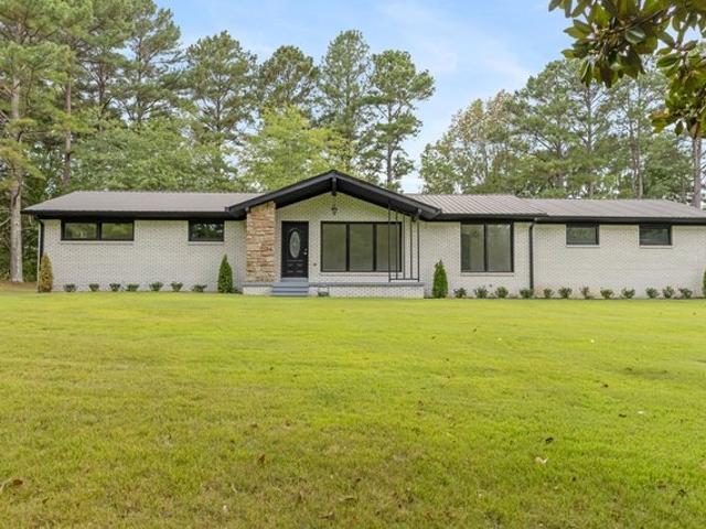 2809 Country Club Dr, Centerville, TN 37033