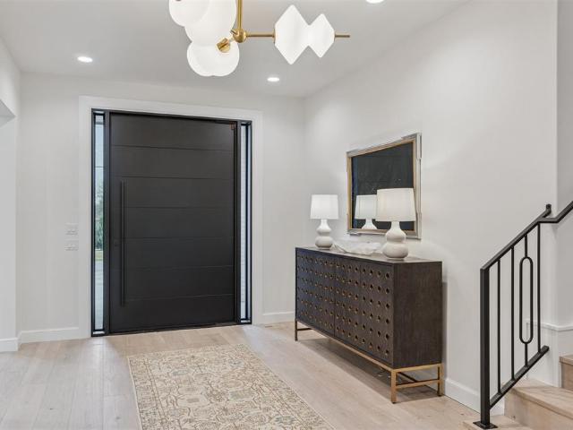 2809 Guilford Lane