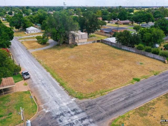 2809 Gordon St, Vernon, TX 76384