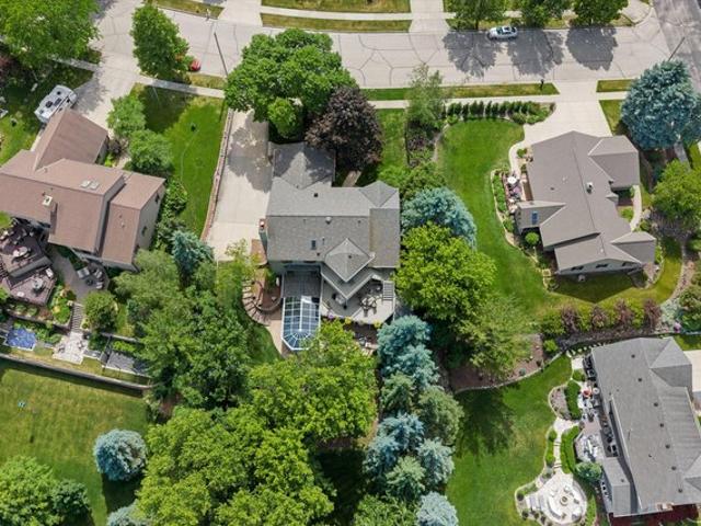 2809 Killarney Ct, West Bend, WI 53095