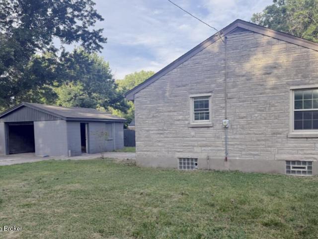 2809 Ralph Ave