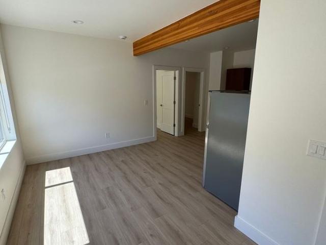 2809 SE Washington St Units 1a 1 Bedroom Apartment for Rent at 2809 Se Washington St, Portland, OR 97214 Sunnyside