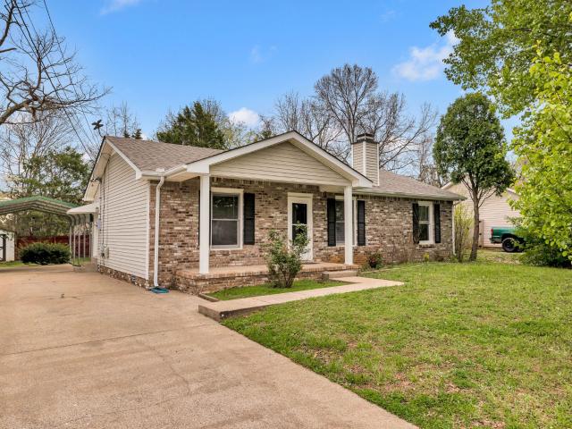 2809 Teakwood Dr, Clarksville, TN 37040 | MLS #2640 | Compass