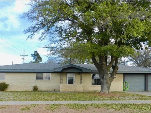 2809 W 8th St, Roswell, NM 88201