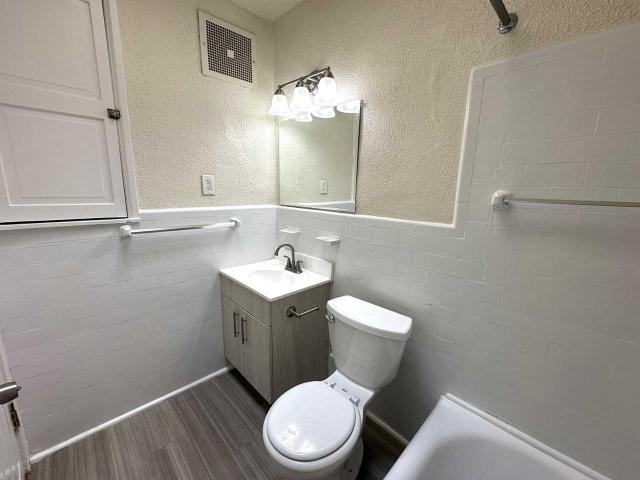 2809 W Queen Ln 2 Bedroom Apartment for Rent at 2809 W Queen Ln, Philadelphia, PA 19129 East Falls