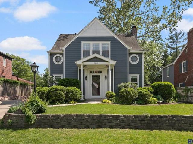 2809 Woodsdale Blvd, Lincoln, NE 68502