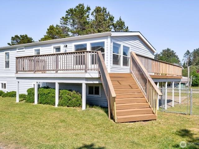 28009 I Ln, Ocean Park, WA 98640