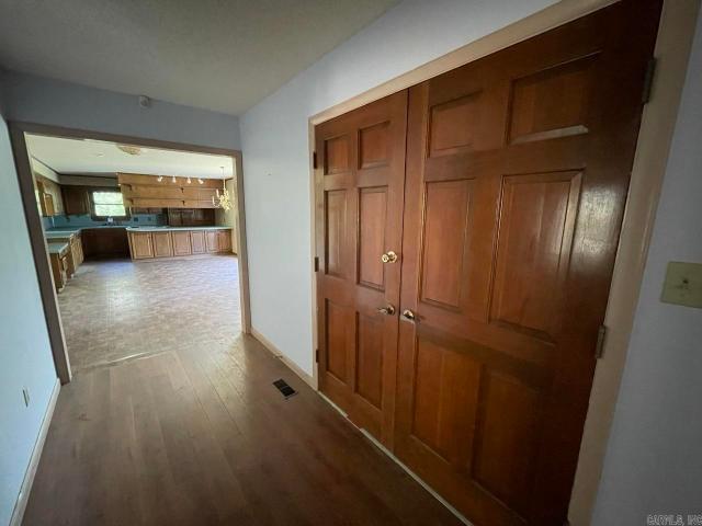 2800 Meadow Ridge