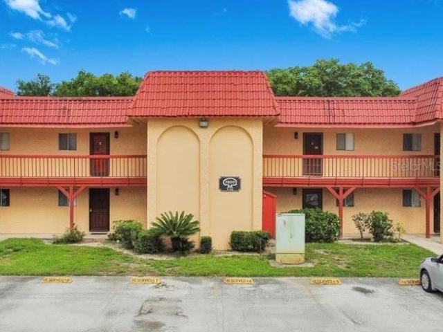 2800 N Powers Dr #4, Orlando, FL 32818