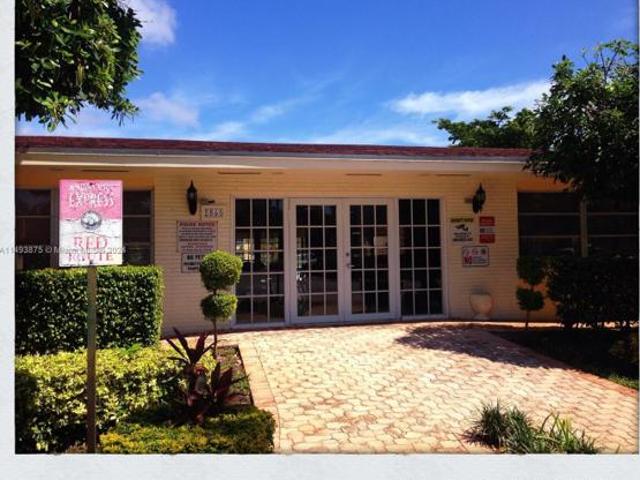 2800 NE 203rd St #1, Aventura, FL 33180