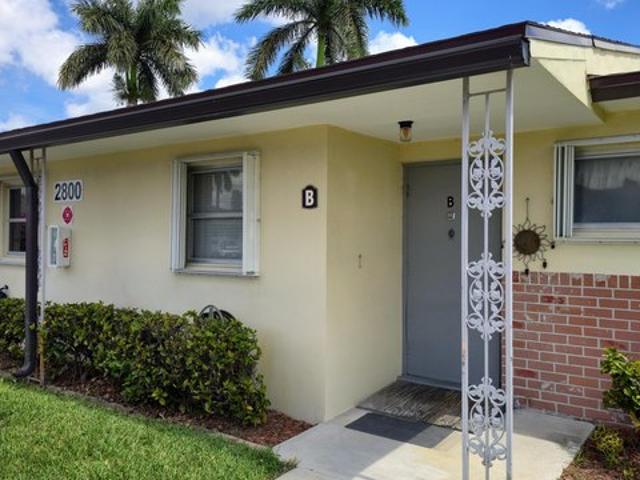 2800 Ashley Dr E Apt B, West Palm Beach, FL 33415