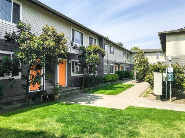 2800 by Star Metro 2 Bedroom Apartment for Rent at 2800 Southeast Gladstone Street, Portland, OR 97202 Creston Kenilworth