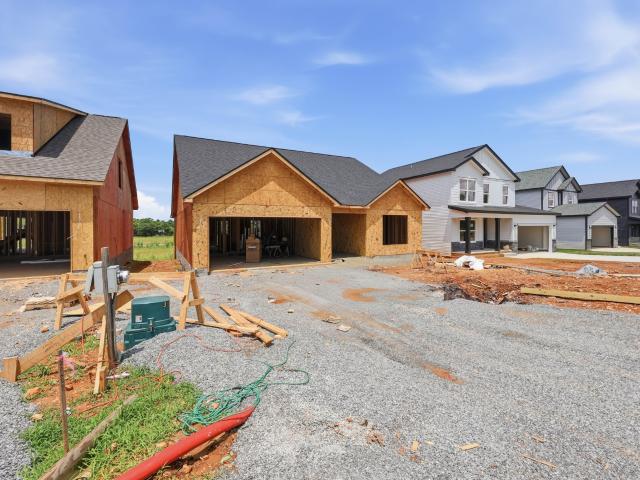 2800 Brewster Dr