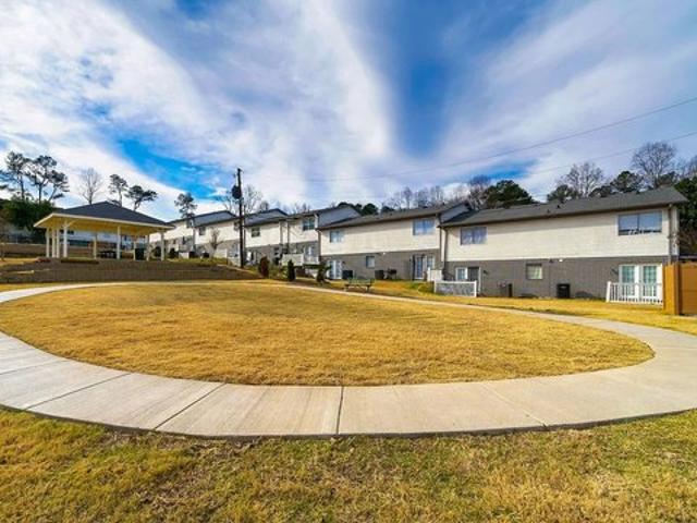 2800 Camp Creek Pkwy, College Park, GA 30337