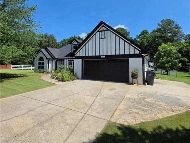 2800 Cove Crossing Dr, Lawrenceville, GA 30045