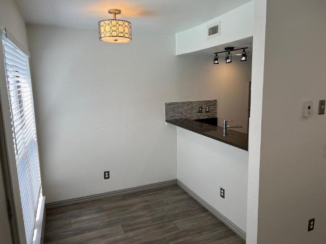 2800 Douglas Avenue # 202