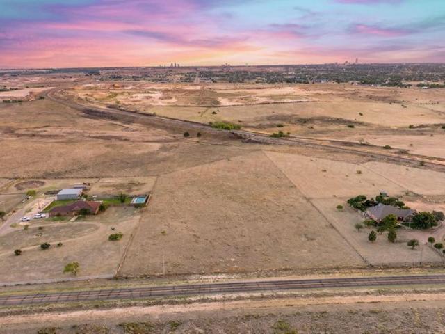 2800 E Willow Creek Dr, Amarillo, TX 79108