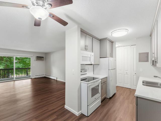 2800 Hamline Avenue N # 216
