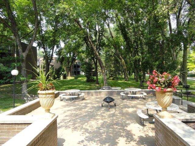 2800 Hamline Avenue N # 250