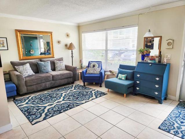 2800 Indian River Blvd #D2, Vero Beach, FL 32960
