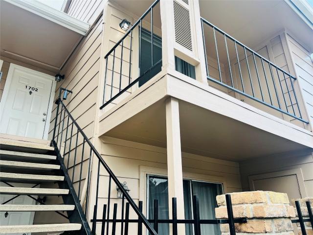 2800 Jeanetta Street 1702