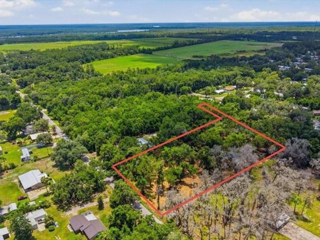 2800 Lundy Rd, Palatka, FL 32177