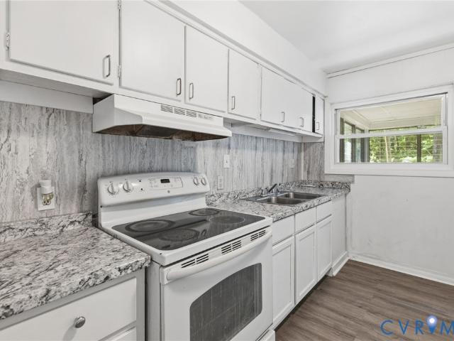 2800 Lauradale Lane