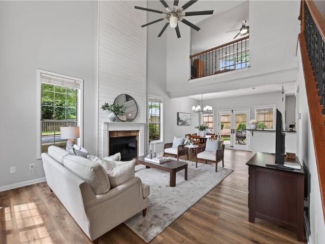 2800 Laurelwood Lane