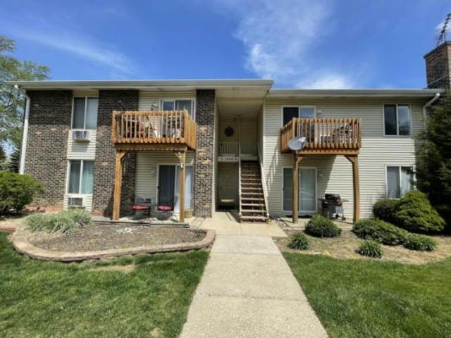 2800 Light Rd Apt 112, Oswego, IL 60543