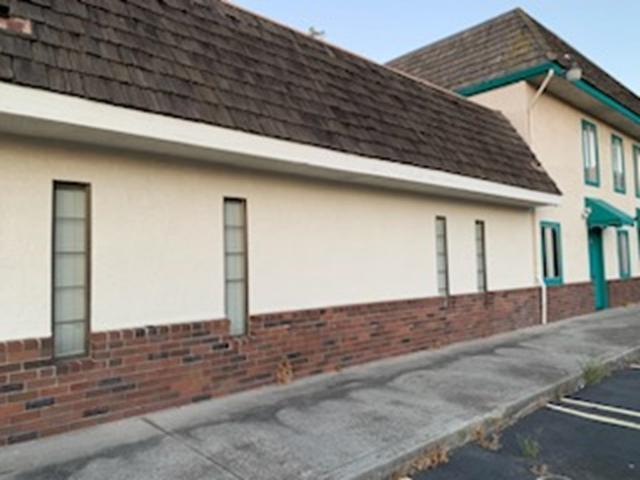 2800 Lone Tree Way