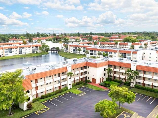 2800 Sunrise Lakes Dr W Apt 301, Sunrise, FL 33322