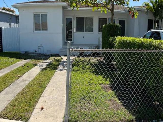 2800 SW 25th St #1, Miami, FL 33133