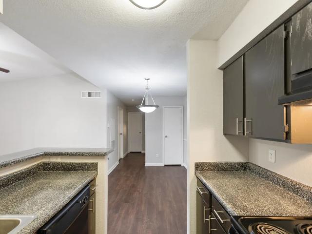 2800 S Ashford Road 811