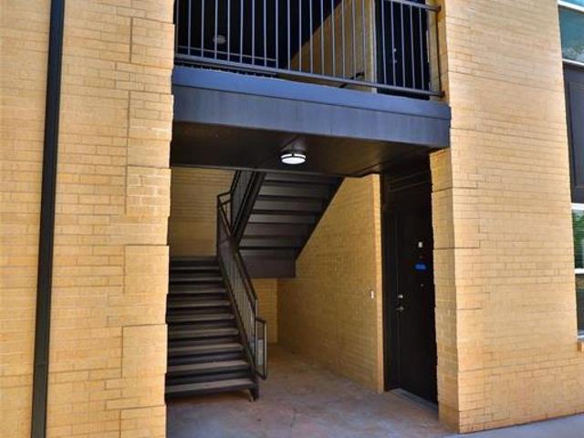 2800 Sayles Boulevard # 04 A